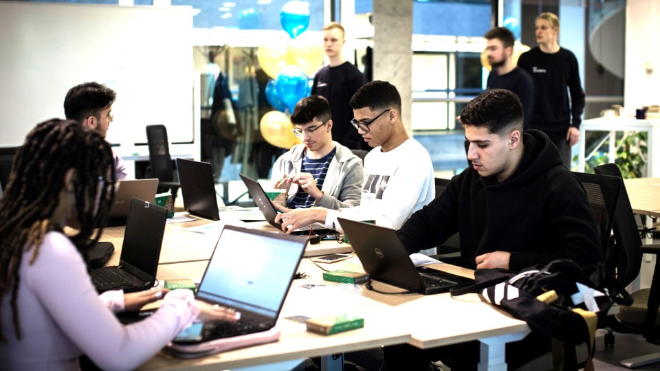 ChatGPT uit IT-onderwijs verbannen? Bit Academy omarmt het juist